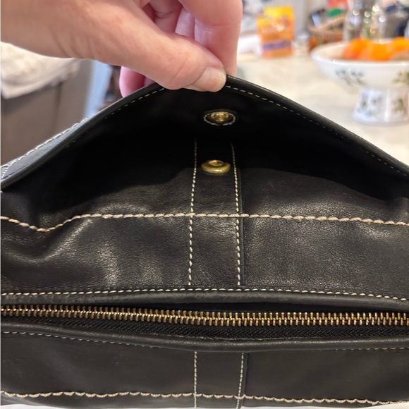 Coach | Bags | Coach Black Leather Shoulder Bag With Contrast Stitching ...